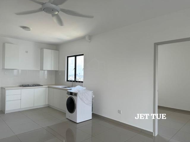 Huni Eco Ardence Partially Furnished Endlot face lake highway ...