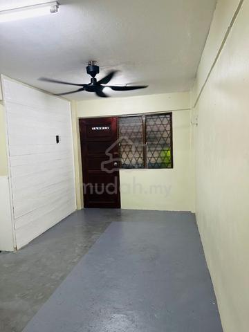 Flat for Sale, 3 Bedroom, 592 sq.ft, Pandan Indah Flat (Rumah Pangsa ...