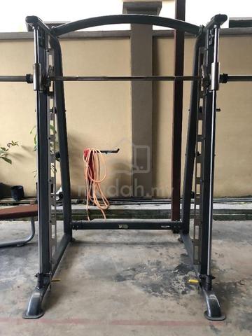 IT7001B SMITH MACHINE COMMERCIAL Gym Equipment - Sports & Outdoors for ...