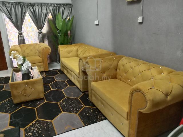 sofa kuning 6 seater 1table kaca - Furniture & Decoration for sale in ...
