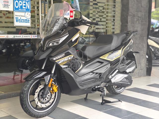 Wmoto Rt2 Motor scooter 250cc new ada dashcam - Motorcycles for sale in ...