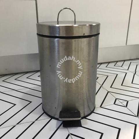 Small Metal Dustbin - Home Appliances & Kitchen for sale in Mont Kiara ...