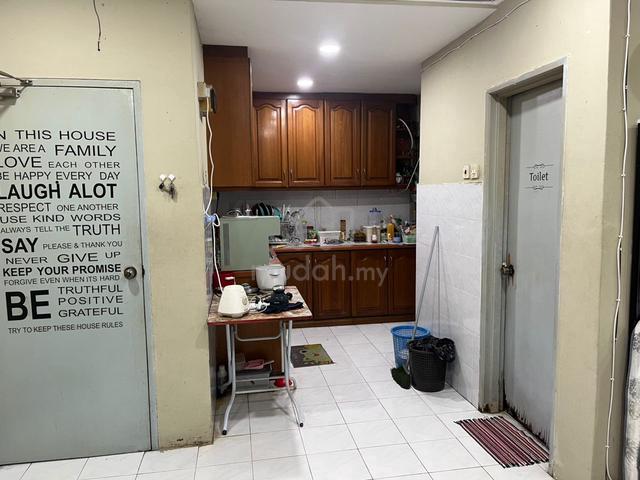 Apartment for Sale, 4 Bedroom, 850 sq.ft, Putra Indah Apartment, Seri ...