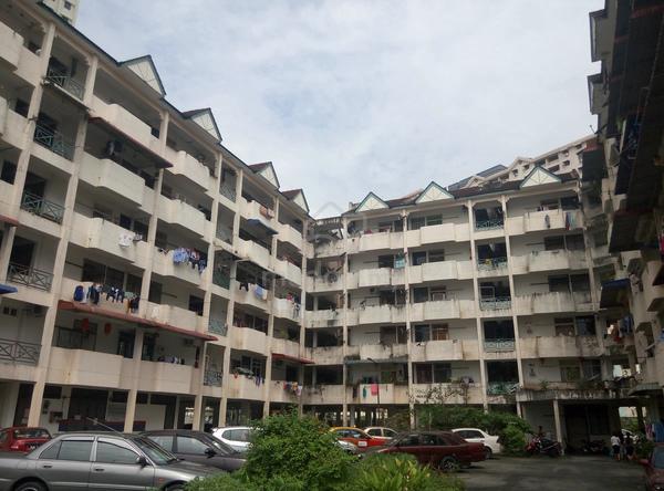 Flat for Sale, 3 Bedroom, 600 sq.ft, Taman Relau Intan, Sungai Ara ...