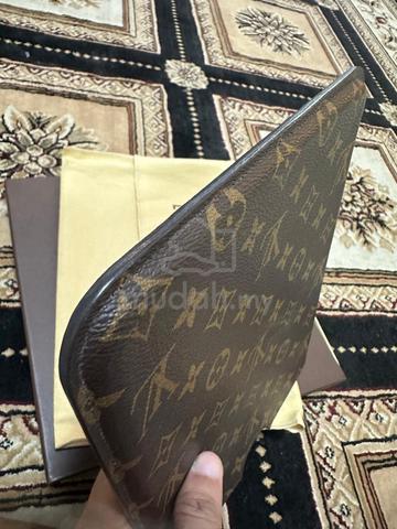 Authentic LOUIS VUITTON Monogram Ipad Casing ️ - Accessories for Phones ...