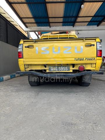 2001 Isuzu INVADER 2.8 (M) - Cars for sale in Miri, Sarawak
