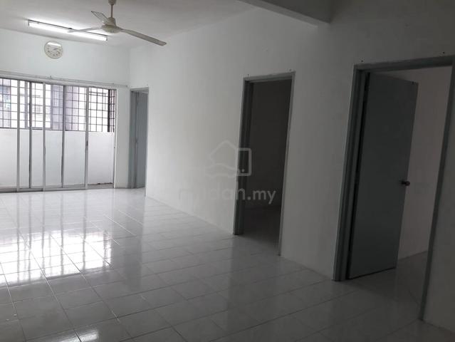Apartment for Sale, 4 Bedroom, 864 sq.ft, Putra Indah Apartment, Seri ...