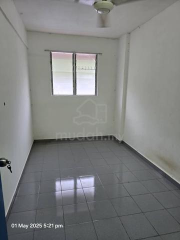 Apartment for Rent, 3 Bedroom, 650 sq.ft, Pinang Emas Flat, Batu ...