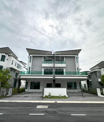 Semi-Detached House for Sale, 6 Bedroom, 5059 sq.ft, Kajang, Selangor ...