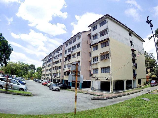 Flat for Sale, 3 Bedroom, 650 sq.ft, Rumah Pangsa Seri Saujana, Shah ...