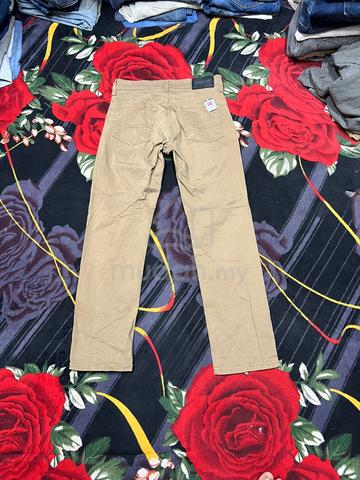 seluar jeans khakis levis - Clothes for sale in Parit Raja, Johor