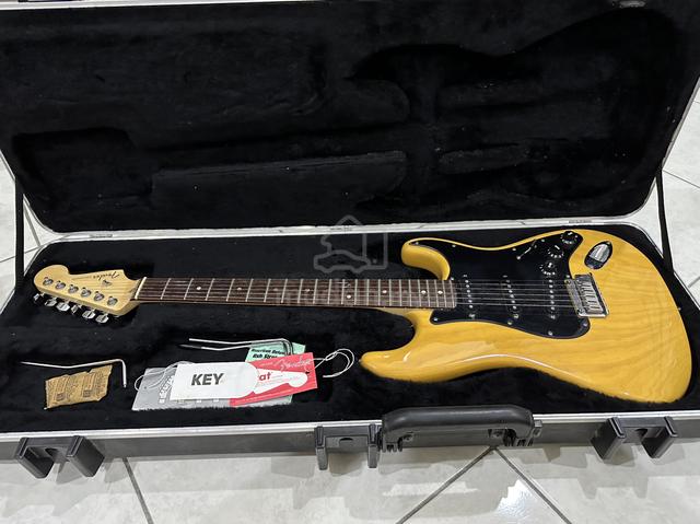 Fender Stratocaster - Made in USA - Music Instruments for sale in ...