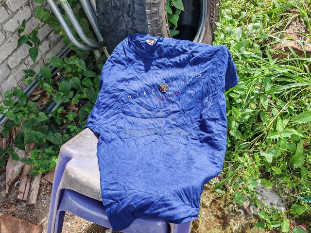 Vtg 90s Nike Town Boston P22.5 (L) - Clothes for sale in Ranau, Sabah