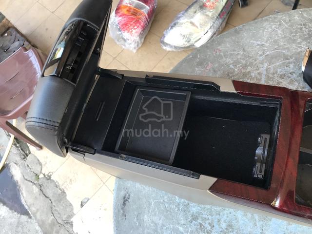 Toyota Mark X Grx120 Console Box Jpn - Car Accessories & Parts for sale ...