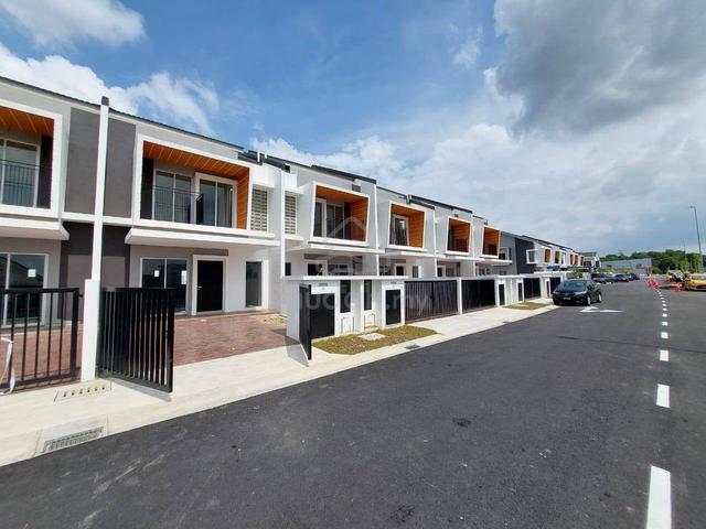 2-storey Terraced House for Sale, 4 Bedroom, 1940 sq.ft, Dengkil ...