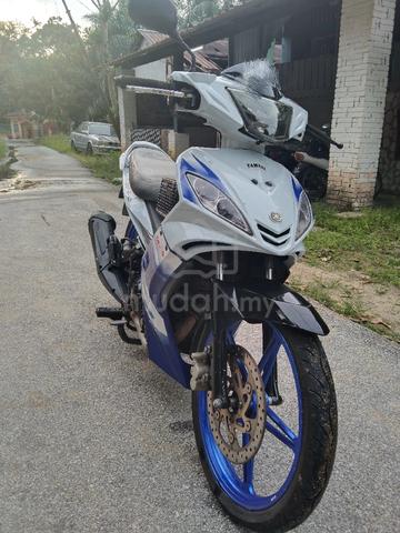 Yamaha lc135 v1 es - Motorcycles for sale in Slim River, Perak