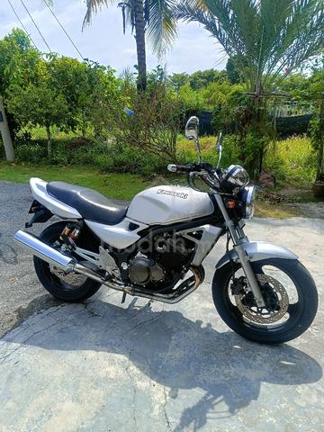 Kawasaki zr250 balius - Motorcycles for sale in Sabak Bernam, Selangor