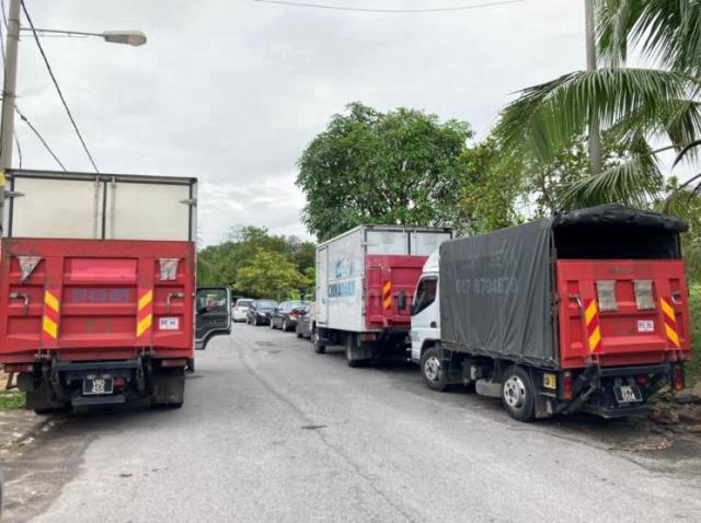 Lori lorry sewa tail lift mover foodtruck ramp - Services for sale in ...