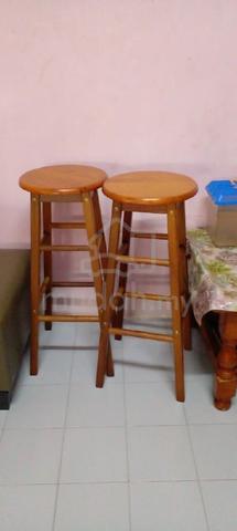 solid wood stool - Home Appliances & Kitchen for sale in Batu Pahat, Johor