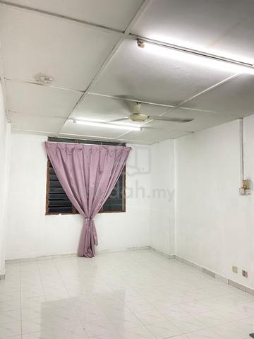 Flat for Rent, 3 Bedroom, 700 sq.ft, Taman Sri Sentosa, Old Klang Road ...