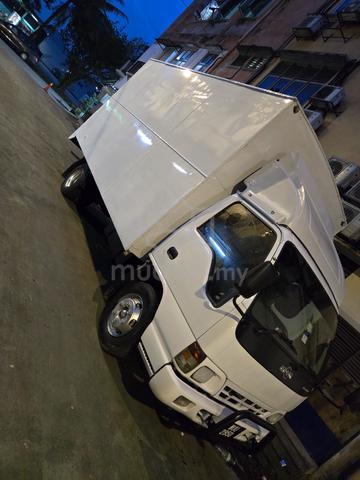 Hicom Perkasa 17FT Bonded Truck 2011 - Commercial Vehicle & Boats for ...