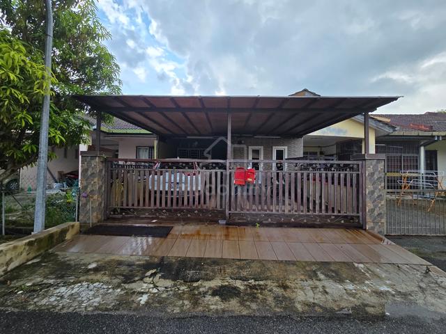 1-storey Terraced House for Sale, 4 Bedroom, 1765 sq.ft, Paroi, Negeri ...