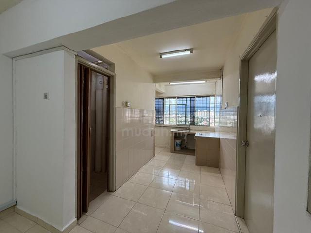 Apartment for Rent, 3 Bedroom, 650 sq.ft, Pandan Ria Apartment (Block C ...