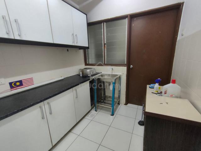 Service Residence for Rent, 3 Bedroom, 826 sq.ft, Alam Idaman, Shah ...