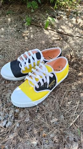 Kasut Sepaktakraw Nanyang custom colour - Shoes for sale in Alam Impian ...