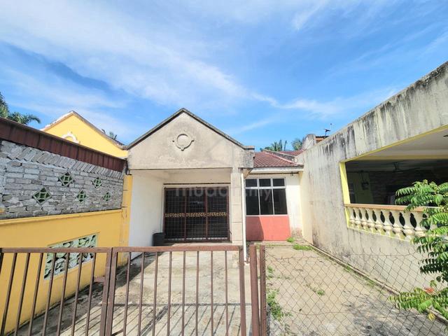 1-storey Terraced House for Sale, 3 Bedroom, 1582 sq.ft, Merlimau ...