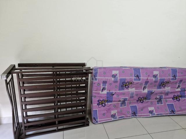 single cot - Furniture & Decoration for sale in Petaling Jaya, Selangor