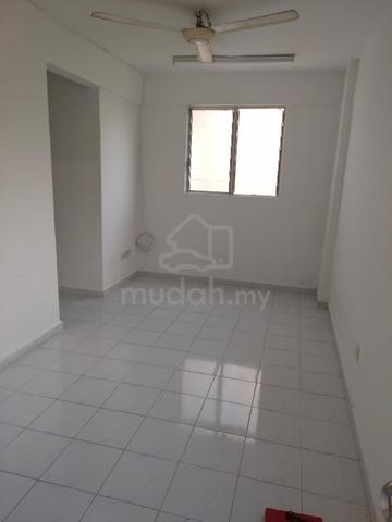 Apartment for Sale, 3 Bedroom, 560 sq.ft, Pinang Emas Flat, Batu ...