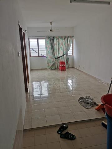 Apartment for Sale, 3 Bedroom, 720 sq.ft, Taman Serdang Perdana, Seri ...