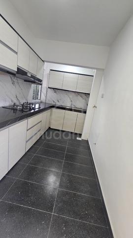 Apartment for Sale, 3 Bedroom, 700 sq.ft, Anggerik Apartment (Taman ...