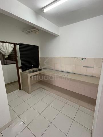 Service Residence for Sale, 2 Bedroom, 807 sq.ft, Alam Idaman, Shah ...