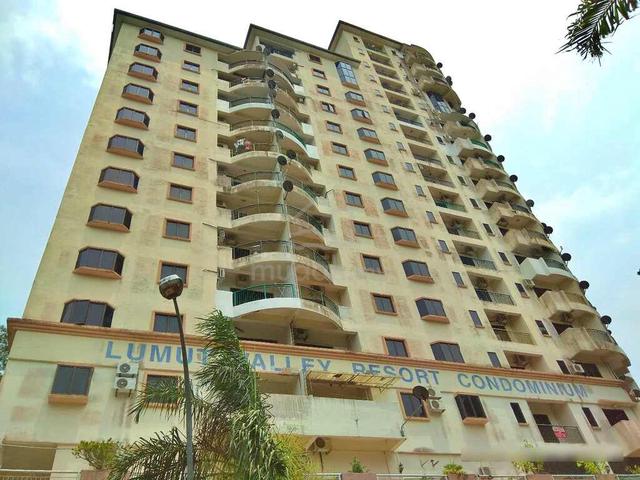 Condominium for Auction, 3 Bedroom, 1240 sq.ft, Lumut Valley Resort ...