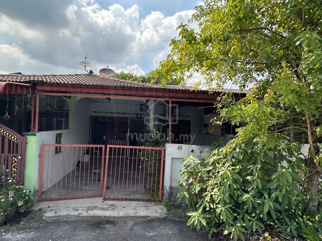 1-storey Terraced House for Sale, 3 Bedroom, 1300 sq.ft, Telok Panglima ...