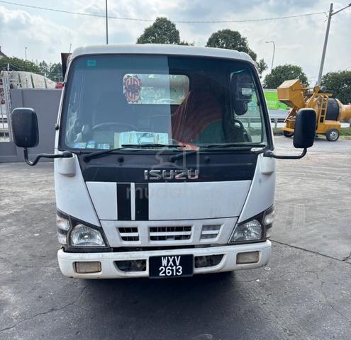 Lorry 1 Ton. - Commercial Vehicle & Boats for sale in Tebrau, Johor