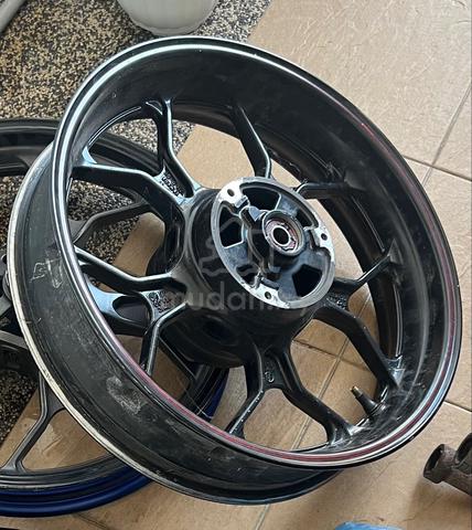 Rim belakang Original Yamaha R25 - Motorcycle Accessories & Parts for ...