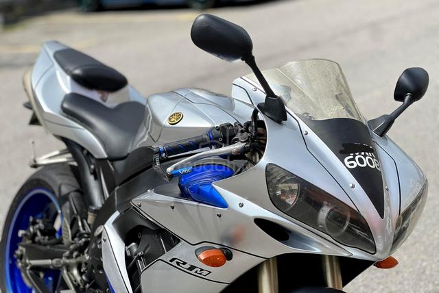 Yamaha YZF R1 reg 2012 Silver R1M design - Motorcycles for sale in ...