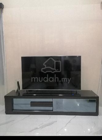 Tv console 8ft - Furniture & Decoration for sale in Batu, Kuala Lumpur