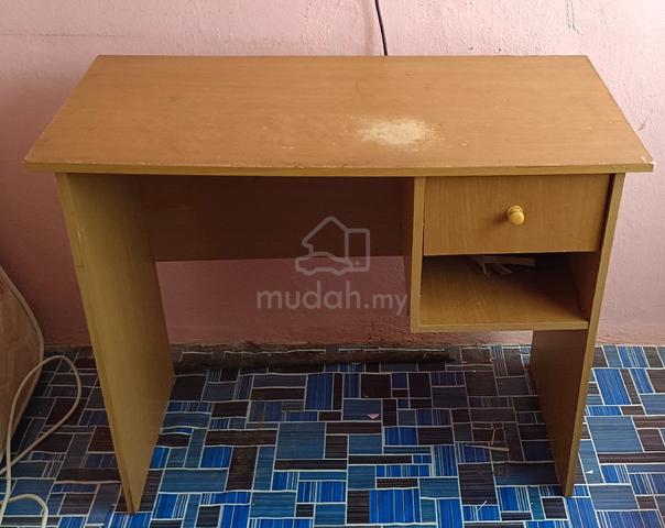 meja study - Furniture & Decoration for sale in Ayer Keroh, Melaka
