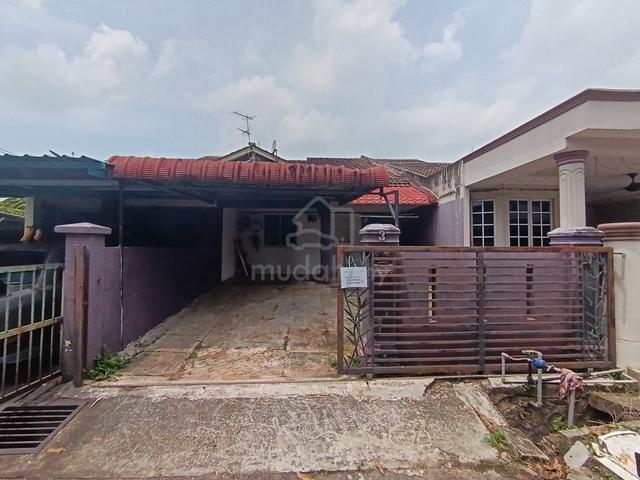 1-storey Terraced House for Sale, 3 Bedroom, 1400 sq.ft, Salak Tinggi, Selangor | Mudah.my