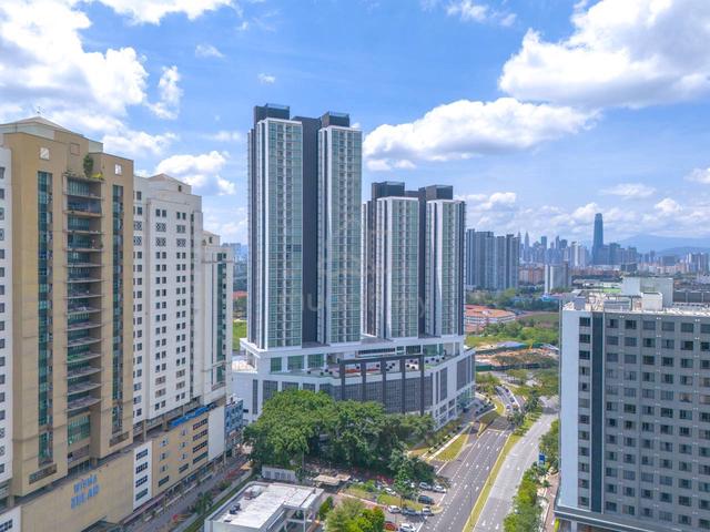 Service Residence for Sale, 4 Bedroom, 1452 sq.ft, Anggun Lumayan ...