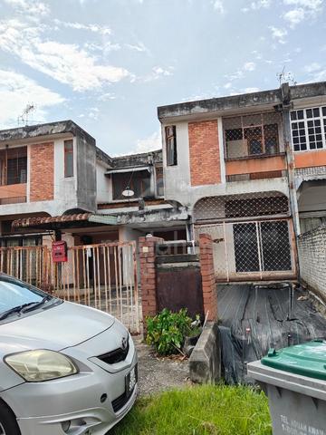 2-storey Terraced House for Auction, 4 Bedroom, 1754 sq.ft, Paroi ...