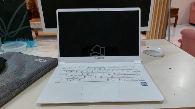 Samsung super slim Ultra light laptop 1.1kg only - Computers ...