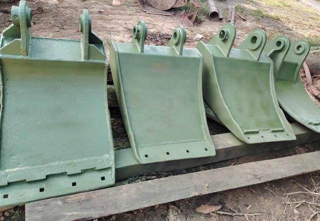 EX 120 Excavator Chipping Bucket - Other Accessories & Parts for sale ...