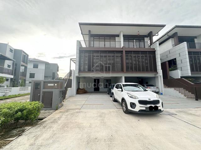 3-storey Terraced House for Sale, 6 Bedroom, 2260 sq.ft, Cyberjaya ...