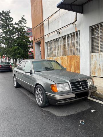 Mercedes Benz W124 Coupe