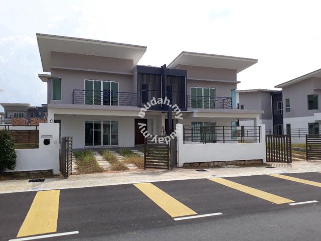 Semi-Detached House for Sale, 5 Bedroom, 4100 sq.ft, Mantin, Negeri ...